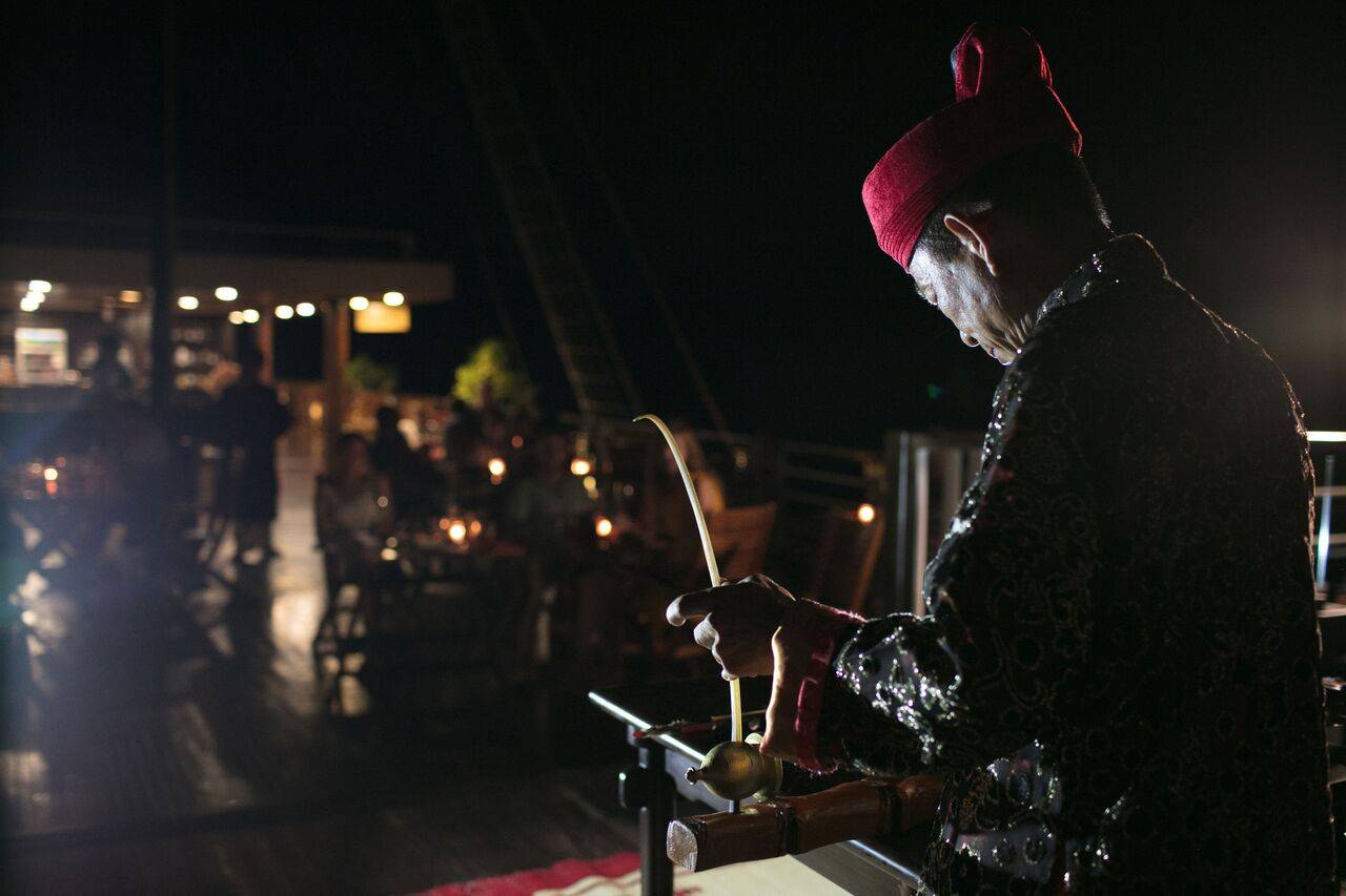 Music performance 2 - V'Spirit Cruises - Halong Bay Deluxe Cruises ...